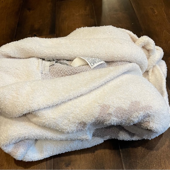 Barefoot Dreams | Intimates & Sleepwear | Barefoot Dreams Cozy Chic ...